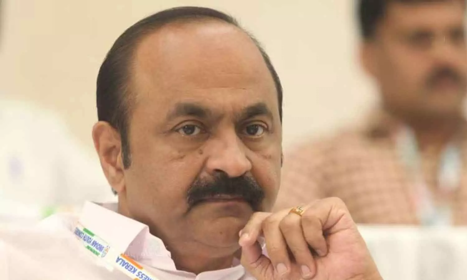 സരിനെതിരെ നടപടി വേണമെന്ന നിലപാടിൽ വി.ഡി സതീശൻ - Malayalam Press